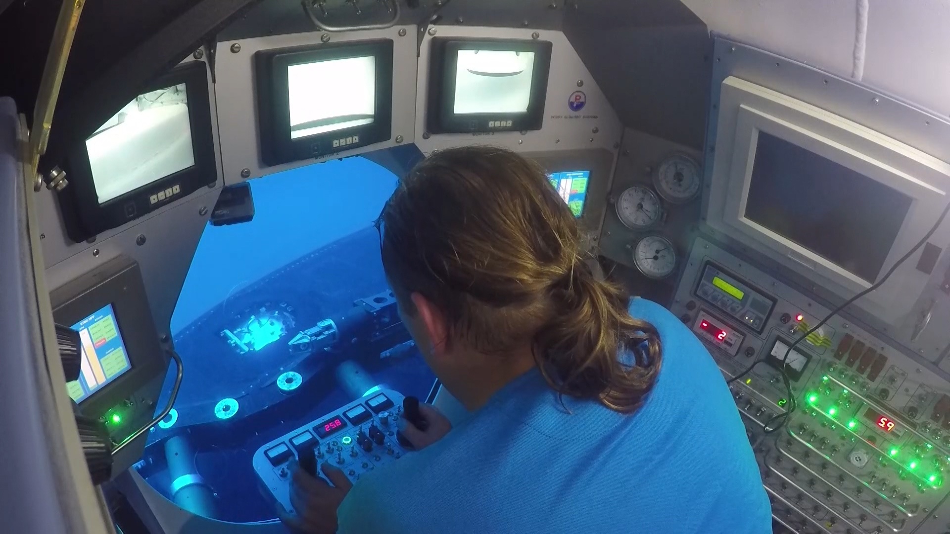 How To Rescue A Submarine In Danger