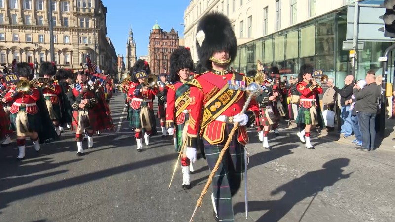 Hundreds From 2 SCOTS Mark Freedom Of Glasgow
