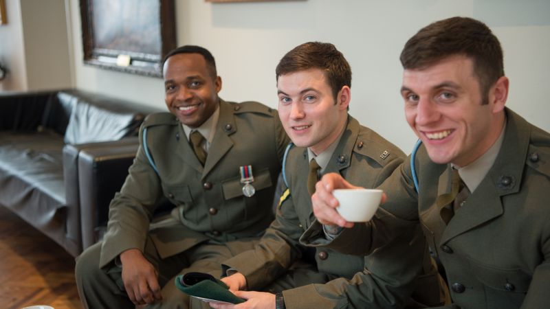 The Military Can Stay At This Prestigious London Club Where A Pint ...