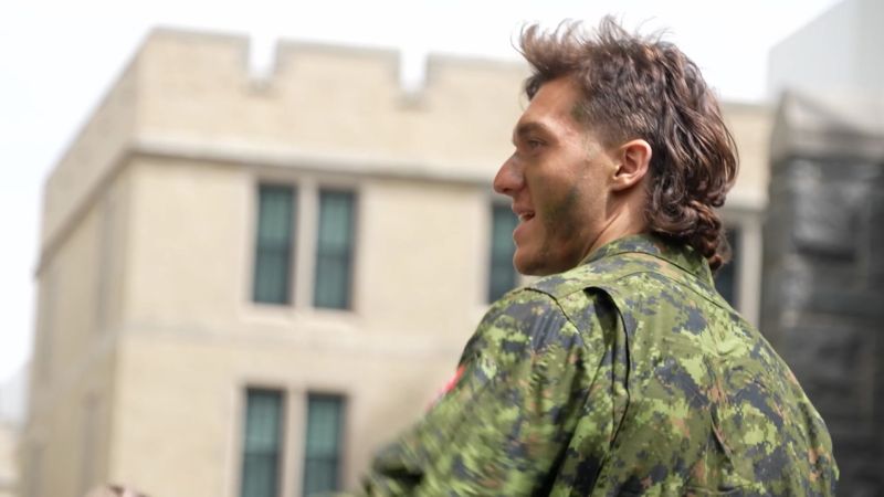 Mulling over the mullet: Global armed forces divided over back-in ...