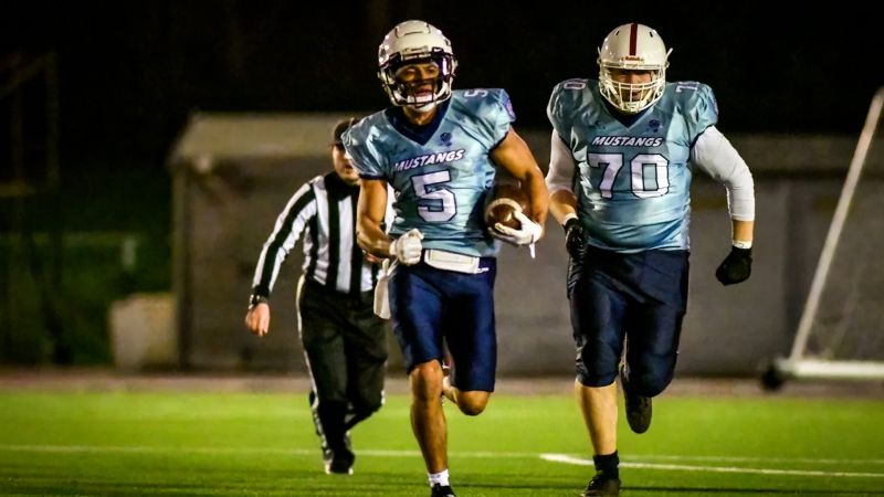 RAF speedster Elliot Knight scores four touchdowns in Mustangs victory