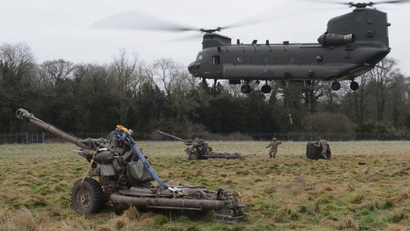7 Para RHA Fly In Their Guns To Salisbury Plain