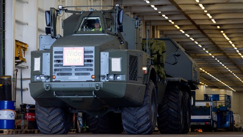 Archer: First of Army's next-gen wheeled artillery system arrives in ...