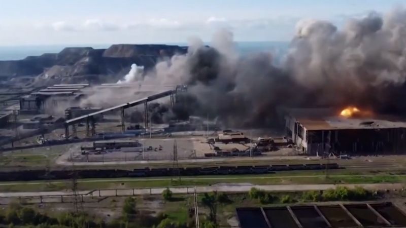 Is there any way out of Azovstal steelworks for trapped Ukrainian troops?