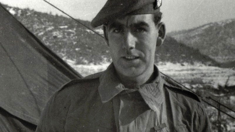 British War Hero Donates Victoria Cross To South Korea