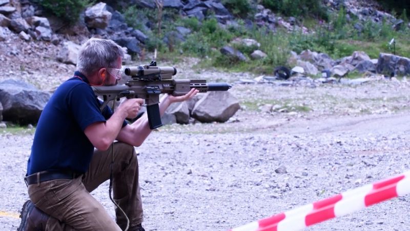 Watch: The next-generation assault rifle that can communicate with ...