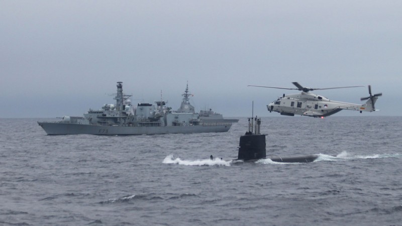 HMS Portland In Potentially Career-Ending ‘Perisher’ Course