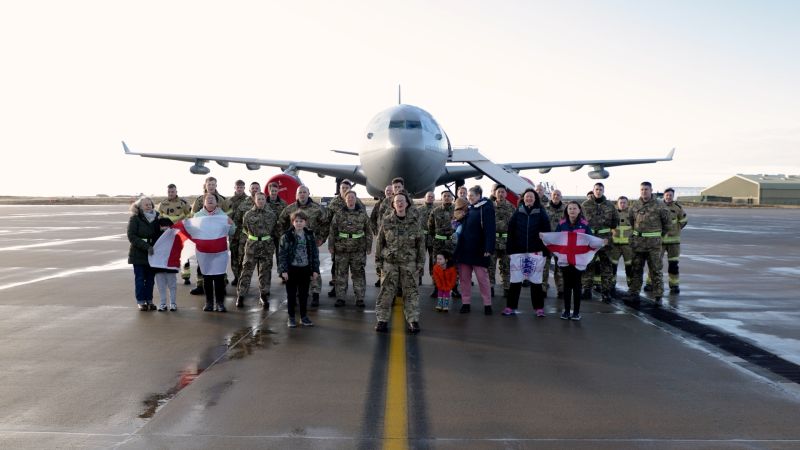 Military personnel wish Lionesses good luck ahead of Women's World Cup ...