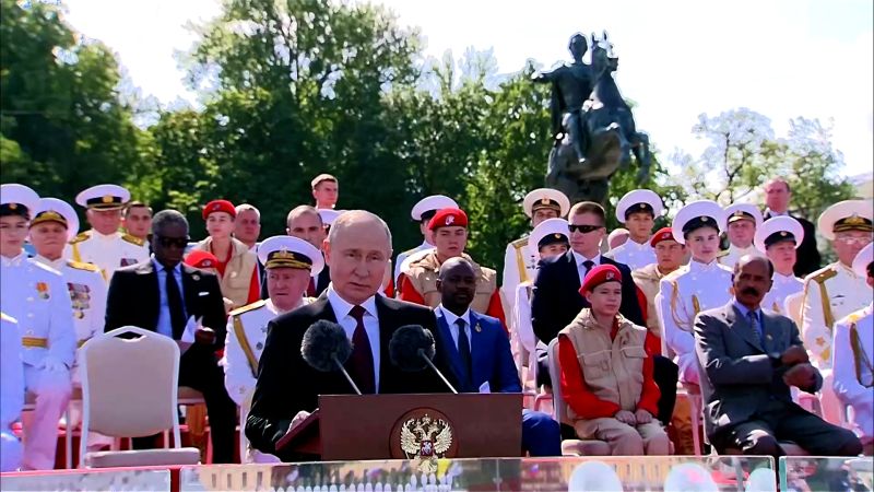 Putin announces navy will receive 30 more ships during Russia's annual ...