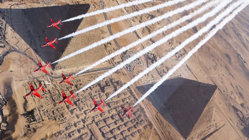 Stunning shot of Red Arrows over Giza Pyramids marks end of tour