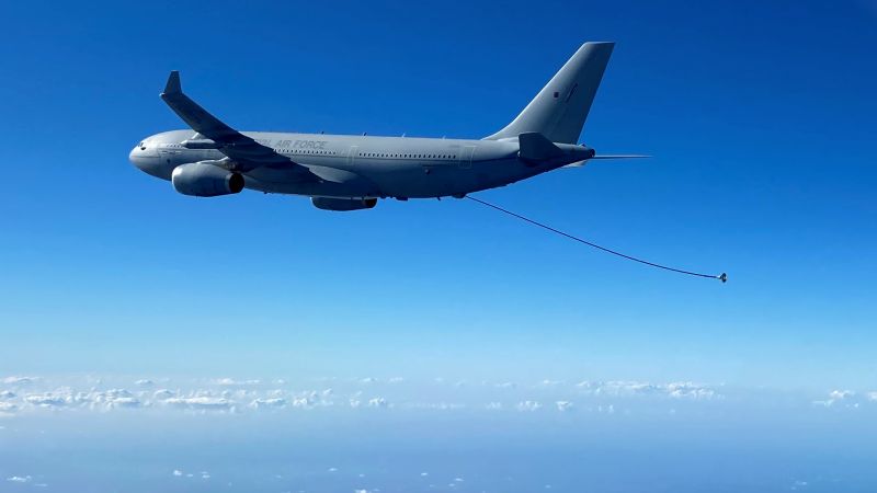 RAF Voyager carries out air-to-air refuelling with French A400M for the ...