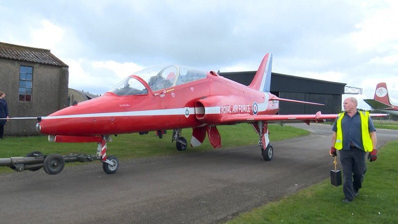 Iconic Red Arrow Hawk T1A Shown Off To The World