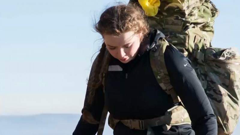 Teenage Girl Becomes Youngest Person To Complete SAS 'Fan Dance'