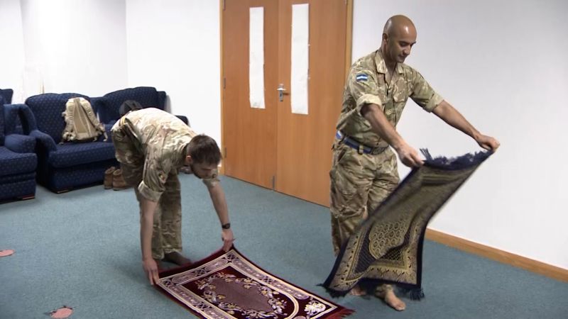 Muslim soldiers mark end of Ramadan as leaders make adjustments for ...