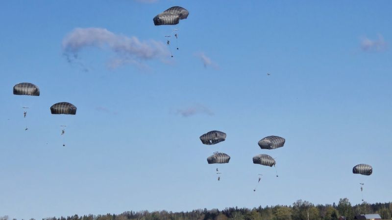 British and American paras make combined drop into Estonia on Ex Swift ...