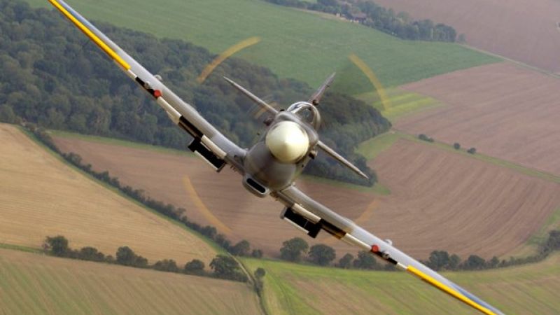 Spitfire Involved In Near-Miss With Light Aircraft After Stunt