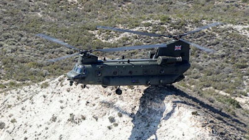 Incredible photo makes RAF Chinook look like it's defying gravity in ...