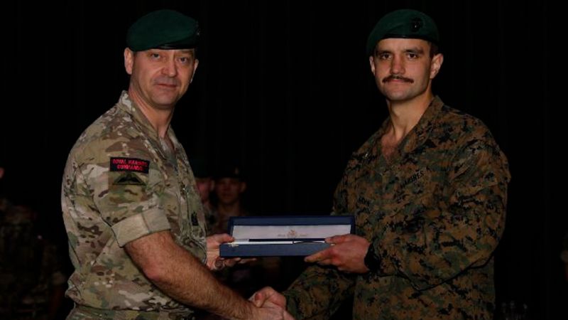 US Marine named top student as he earns British green beret with Royal ...