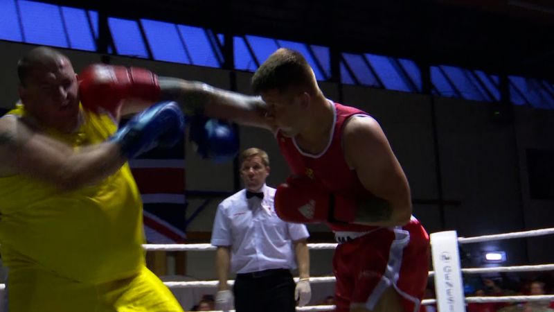 Yorkshire Regiment units face off in Novice Boxing Finals