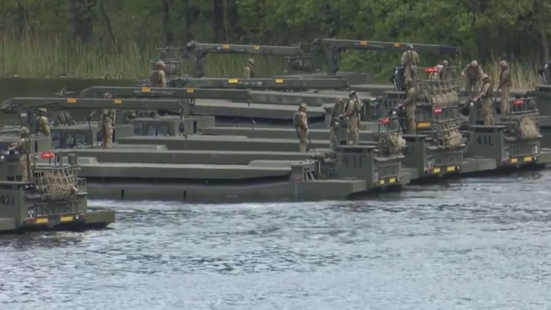 Army engineers train for future conflict by moving hundreds of vehicles ...