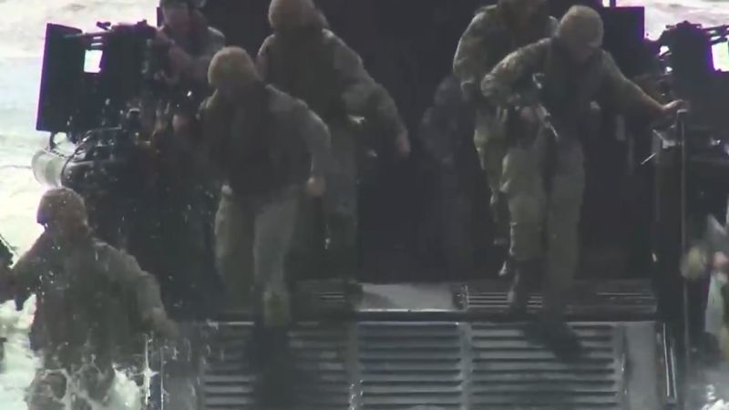 Hunt begins to find new high-tech insertion craft for Royal Marines ...