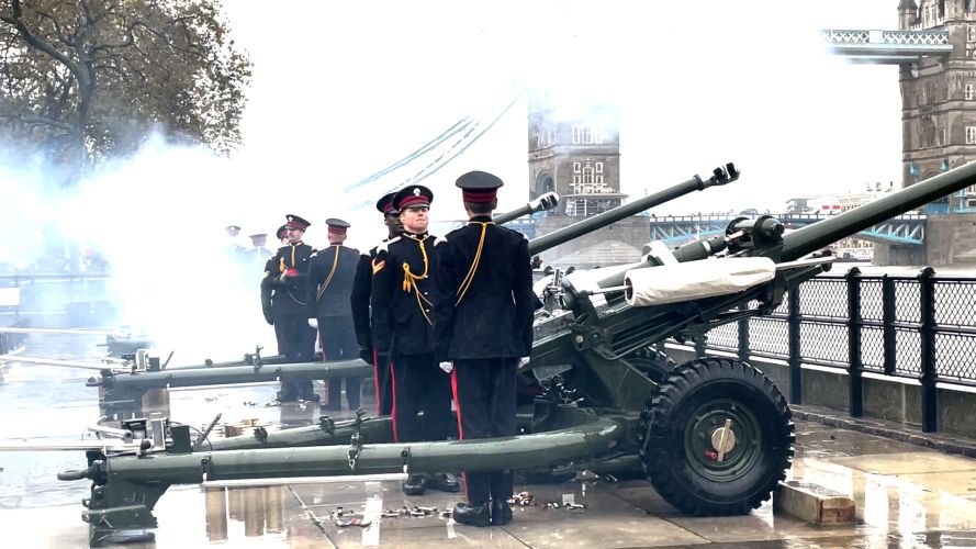 British Army battles the elements to fire gun salutes for King Charles ...
